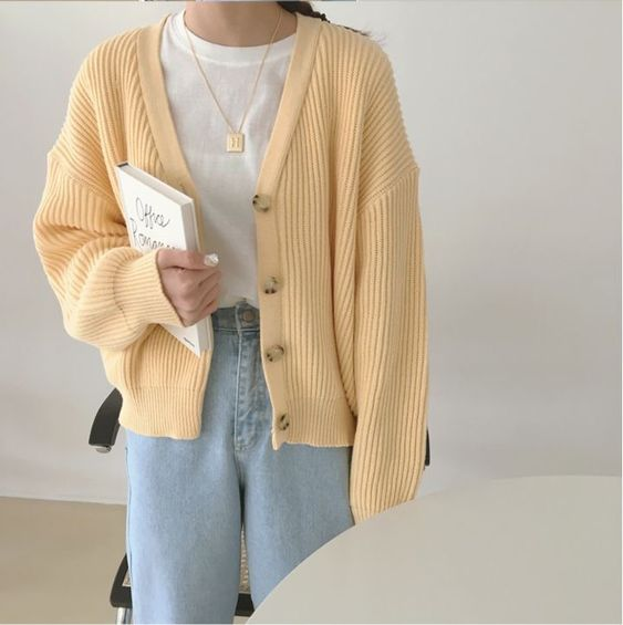 19 Adorable Soft Girl Aesthetic Outfit Ideas - Chic In Cubicles